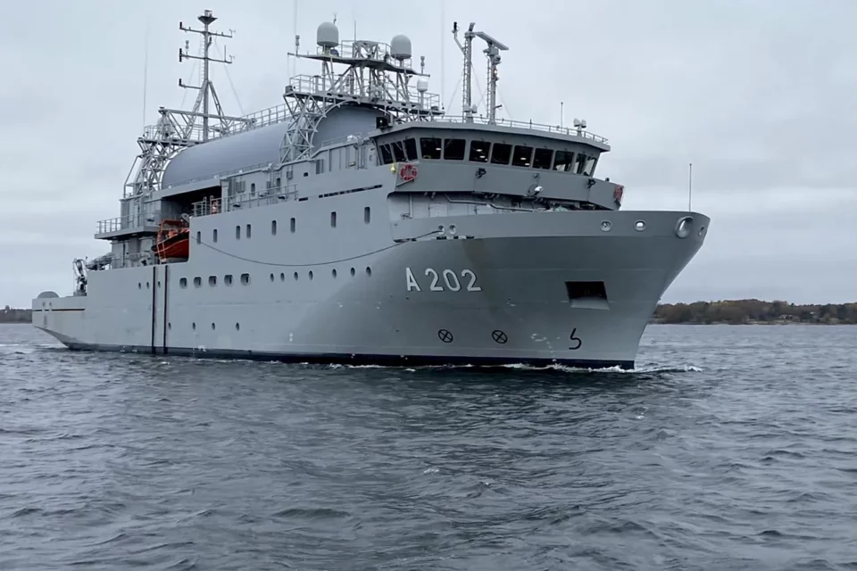 У Польщі почали будівництво другого розвідувального корабля Delfin ...